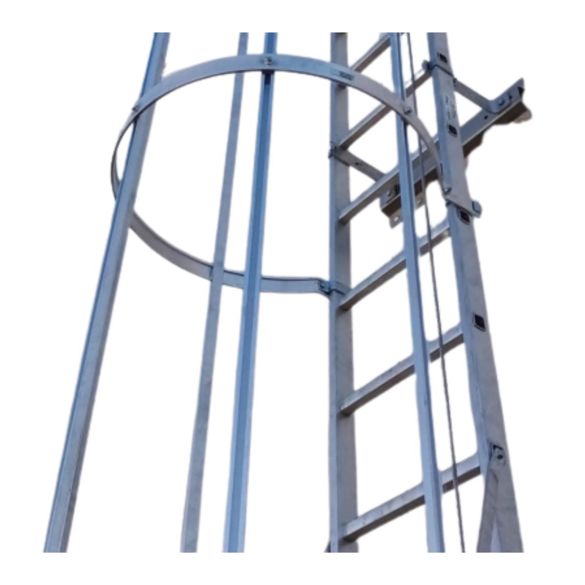Escalera gatera con anillos de seguridad
